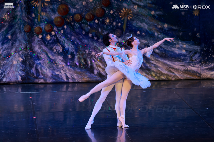 Russian State Ballet toả sáng trên sân khấu Nhà hát Hồ Gươm | Hồ Gươm Opera